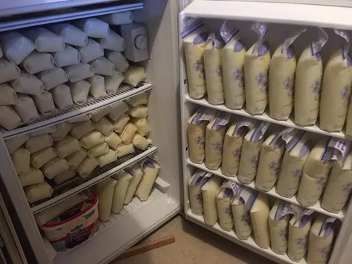 อาการ hyperlactation คืออะไร ทำไมคุณแม่ปั๊มน้ำนมได้มากถึงวันละ 2 แกลลอน