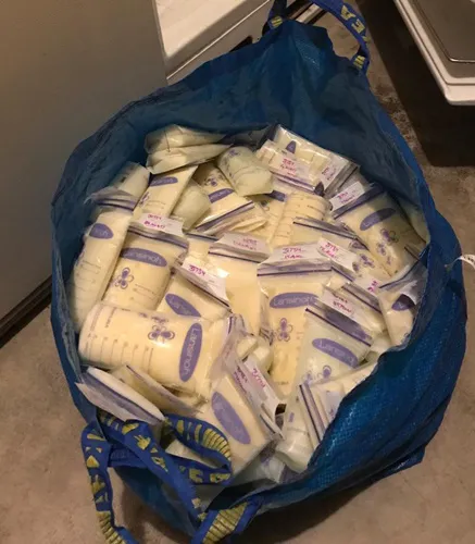 อาการ hyperlactation คืออะไร ทำไมคุณแม่ปั๊มน้ำนมได้มากถึงวันละ 2 แกลลอน